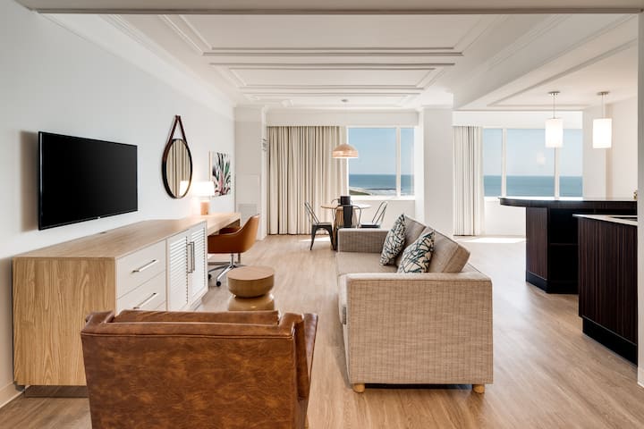 2br Family Suite | Oceanfront Balcony & Views - Atlantic City, NJ