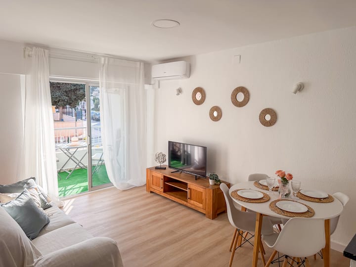 Piso, Terraza Y Piscina Cerca Del Mar, Torrevieja. - La Zenia