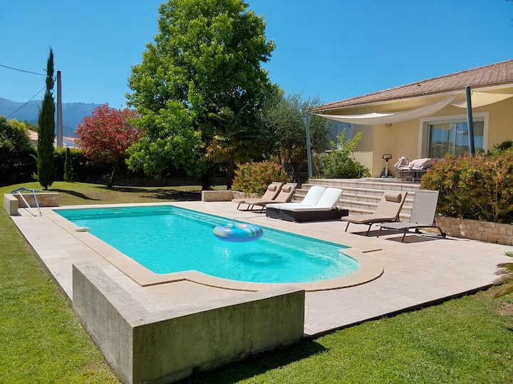 Villa 6 Personnes Avec Piscine Et Jardin En Corse - Ghisonaccia