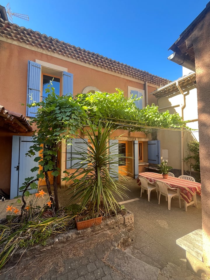 Charmante Maison 10 Pers. Avec Terrasse Et Vue - Carpentras