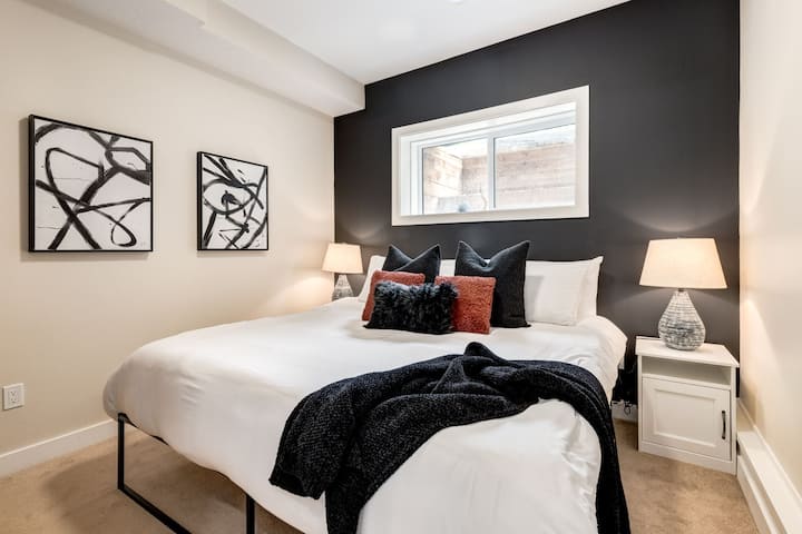 "Merlot" Brand New 1 Bdrm-mins To Ctrain & Dt! - Calgary