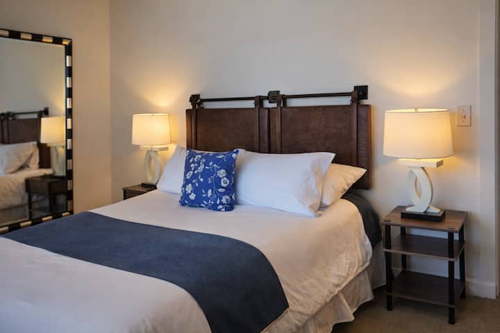 Portland Apt | Gym, Parking & Wi-fi - Buckman - Portland
