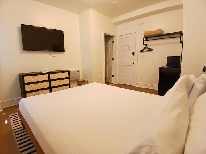 1 Bedroom Queen Room With Pool Access - Sea Isle City, NJ