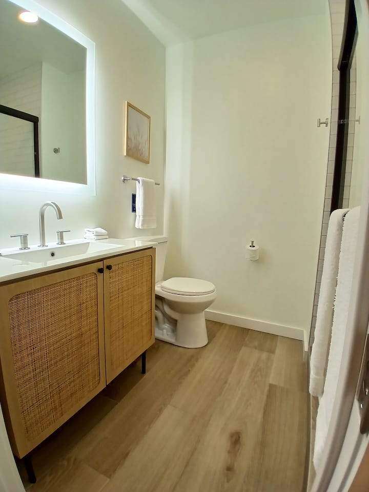 1 Bedroom King Room With Pool Access - Sea Isle City, NJ