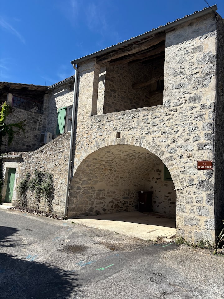 Maison De Village En Pierre - Goudargues