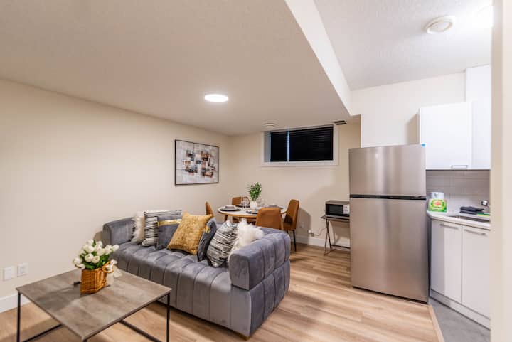 *Peaceful & Lovely* Legal Basement Near Ua/sleep4 - Edmonton
