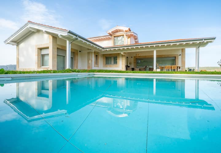 Exclusiva Villa De Diseño, Stylish Host - Los Corrales de Buelna