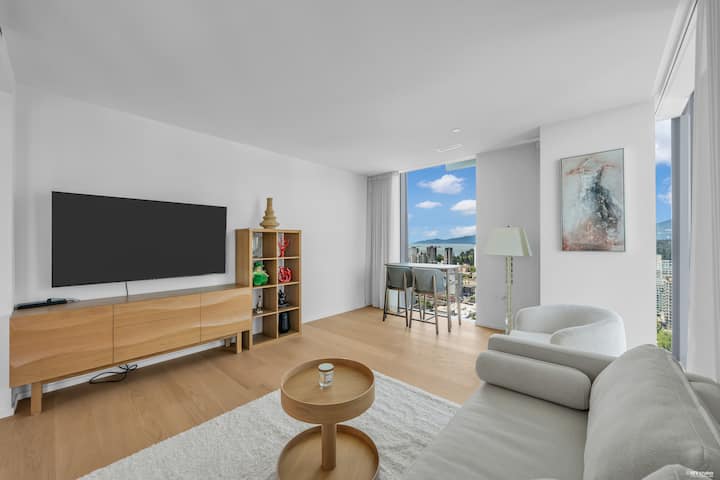 Luxury High-rise 2b2b | Panoramic Ocean View - Vancouver