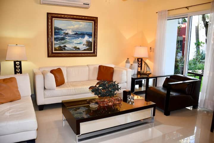 Villa 4 Bedroom With Pool Close To The Beach - Playa del Carmen