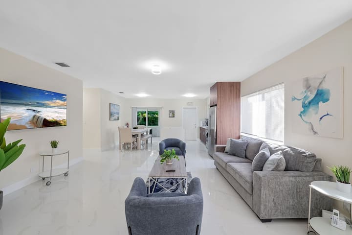 New! Stylish Family Retreat Near Las Olas & Beach - Fort Lauderdale