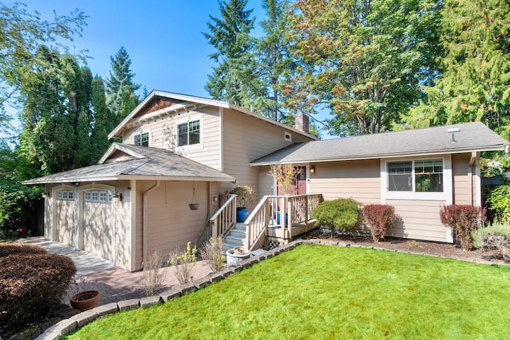 Spacious 4br Hose W/ Backyard @Mountlake Terrace - Shoreline, WA