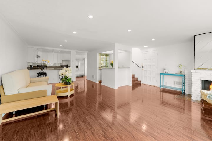 Private Coastal Townhome - Torrance, CA
