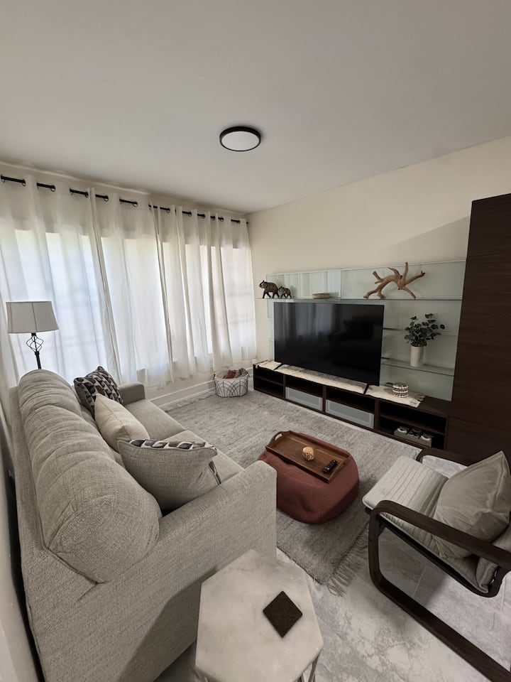 Miami Getaway Near The City, Beach, Airport, Etc - Hialeah, FL