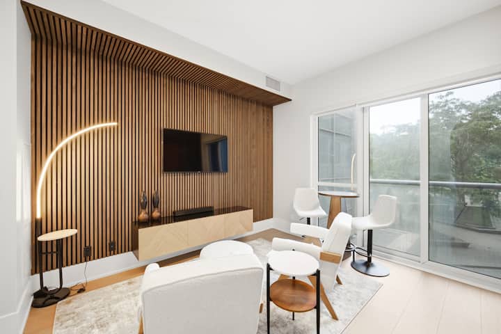 Designer Condo By Cn Tower & Rogers Centre - Toronto, ON