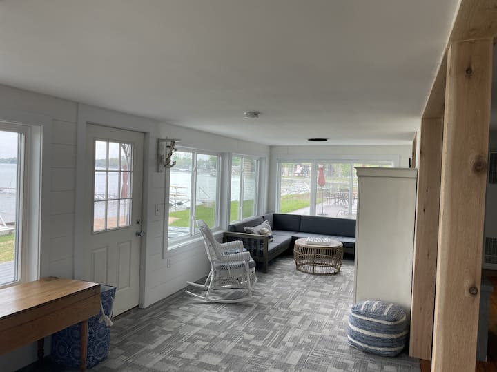 Spacious, Remodeled, Family Friendly Lakehouse. - Carson City, MI