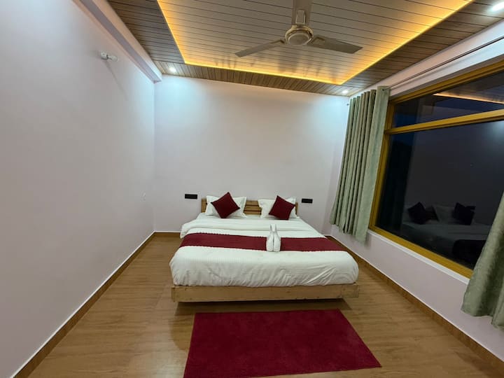 2br Family Retreat Near Tiger Fall | Valley Views - Chakrata