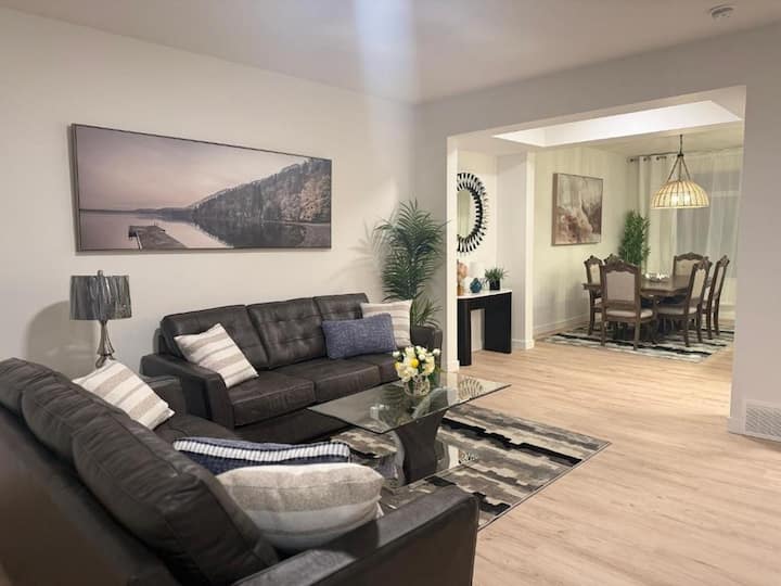 Retraite Moderne De 3 Chambres, 2 Salles De Bain E - St. Albert
