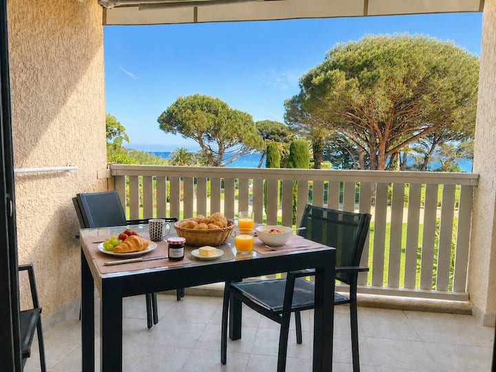 Appartement Climatisé, Vue Mer - 4 Pers. - Le Lavandou
