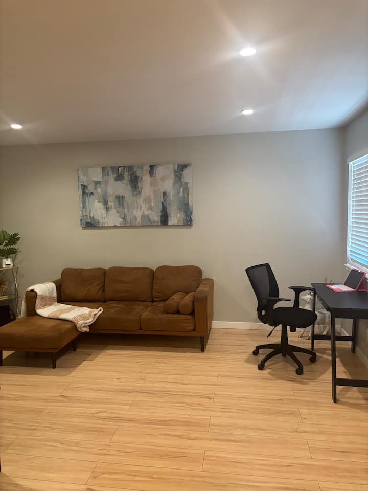 Cute Quiet Quaint 1 Bedroom - Oakland, CA