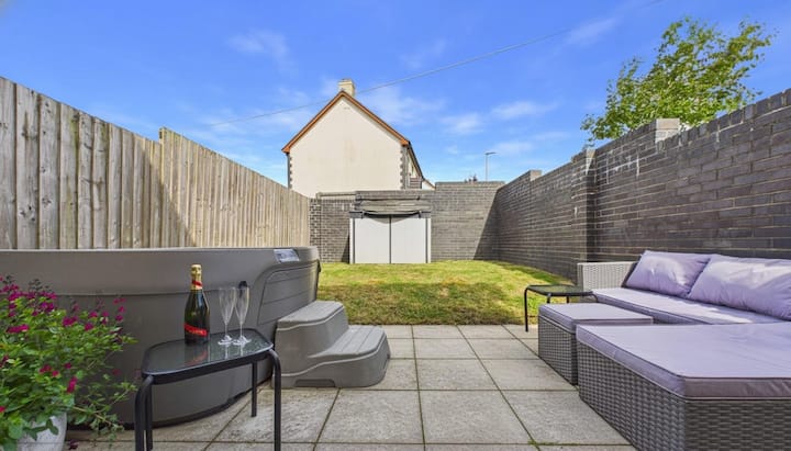 Anchors Aweigh - 2 Bedroom - New Hedges - Tenby