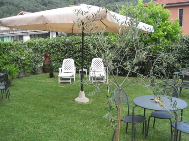 Camera Matrimoniale Con Colazione E Parcheggio - Levanto