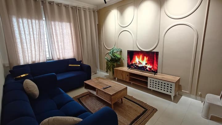 Curvy 2 Bhk Apt With Kitchen - Pune