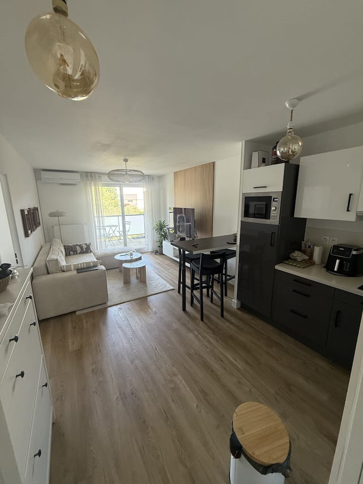 Charmant T2 Résidence Sécurisée + Parking - Aubagne