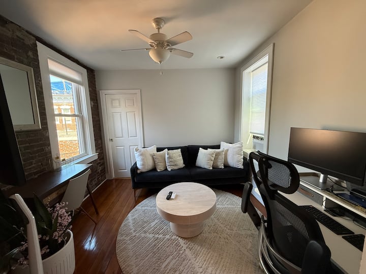 Cozy North End Apartment - Boston, MA