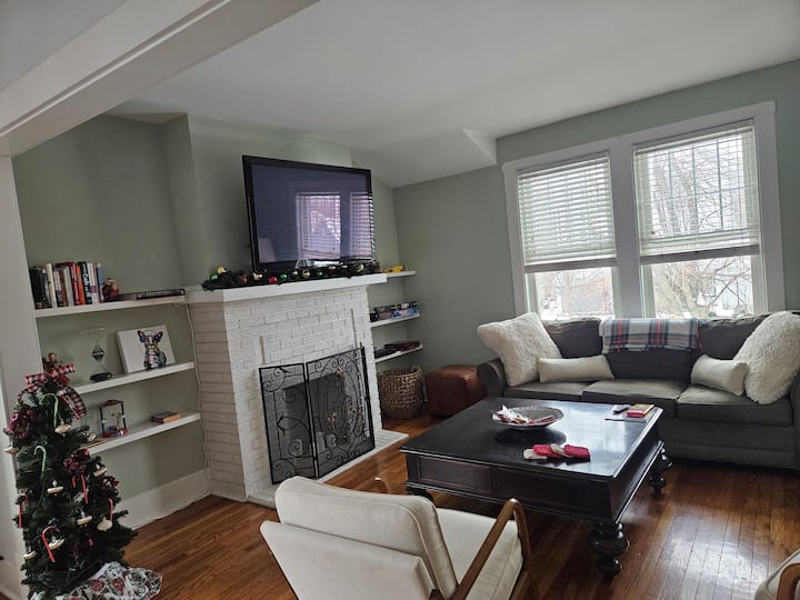 Lake Bluff  - In Town Location   -Rivendell  - - Lake Forest, IL