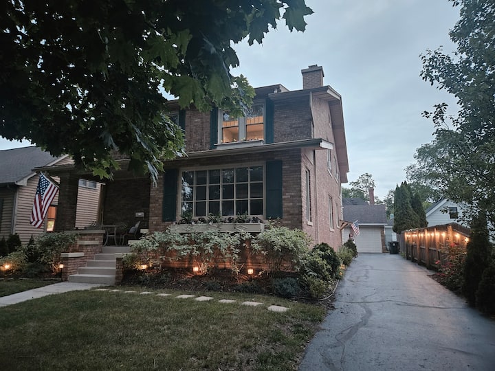 Lake Bluff  - In Town Location   -Rivendell  - - Lake Forest, IL