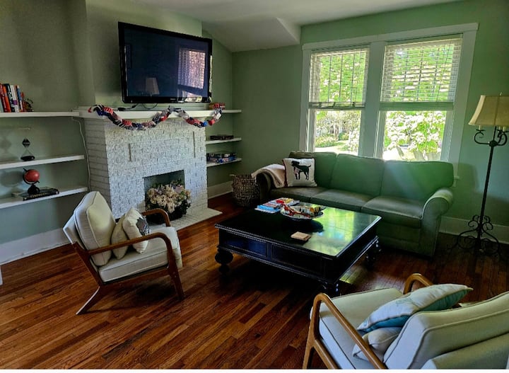 Lake Bluff  - In Town Location   -Rivendell  - - North Chicago, IL