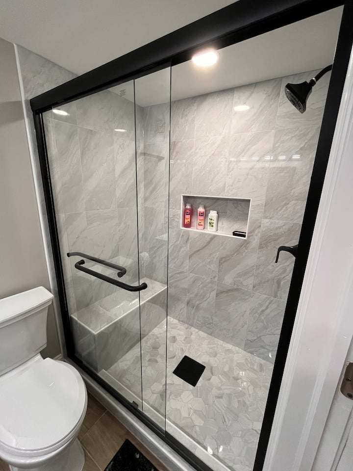 Cozy And Quiet Basement Apt Near Patterson & Jhh - Baltimore, MD