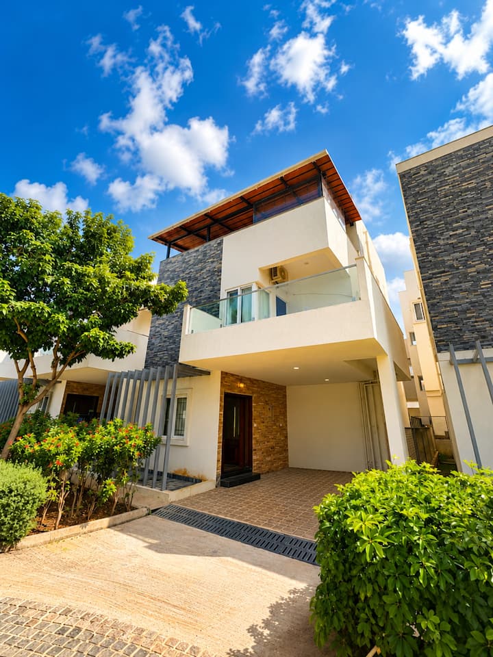 Luxury 4bhk Villa | Premium | Airport | Whitefield - バンガロール