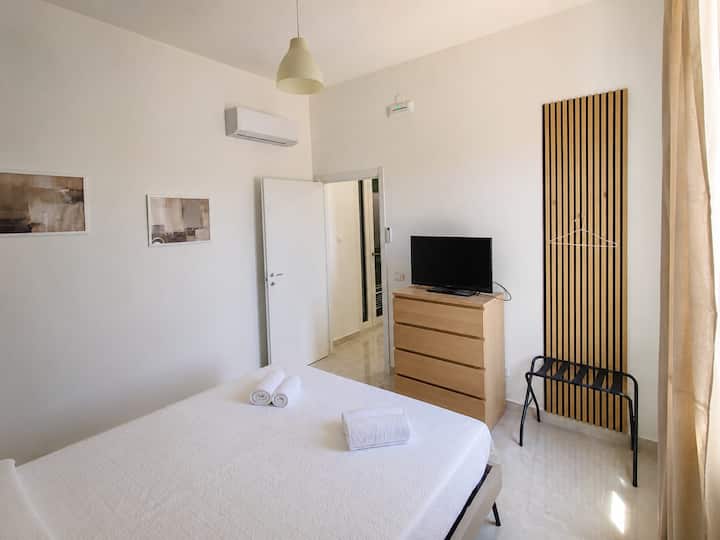 Etnera - Matrimoniale Con Bagno Privato In Centro. - Trecastagni