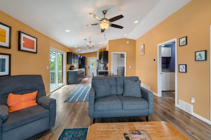 Treetop Guesthouse | Wilderness Feel In Rapid City - Rapid City, SD