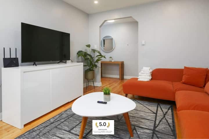 Modern Escape In The Heart Of The City - Montréal, QC