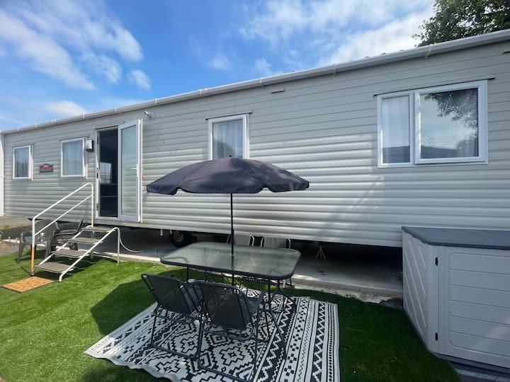 Brand New Carnaby Breakaway Caravan - Barmouth