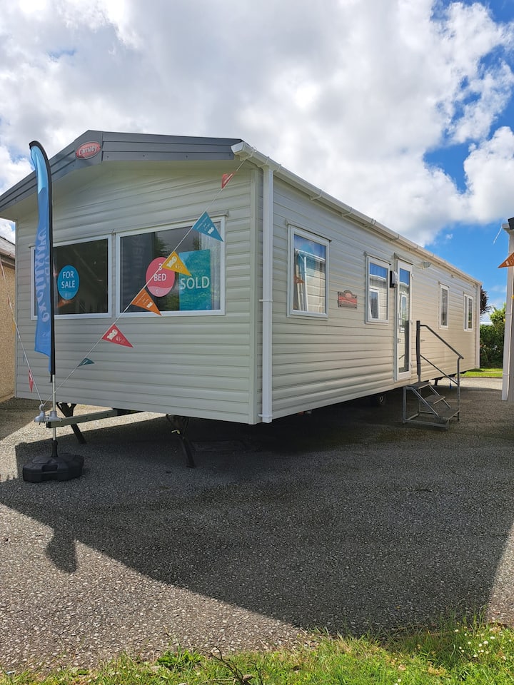 Brand New Carnaby Breakaway Caravan - Barmouth
