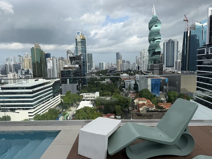 Apartamento En Obarrio Con Vista, Piscina Y Gym - Panama