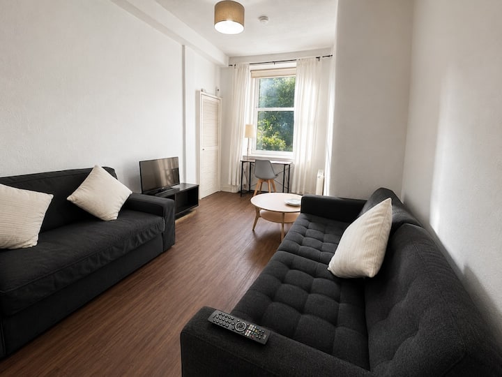 Stylish 1 Bdr In Edinburgh | Sleeps 4 | Parking - Edinburgh
