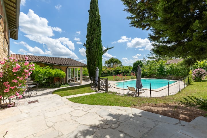 Grande Maison De Famille Avec Piscine - Lyon-Saint Exupéry Airport (LYS)