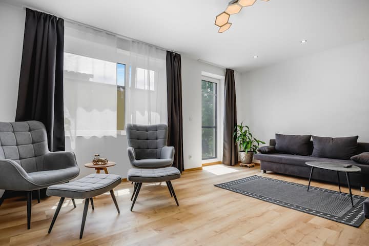Ganzes Haus · Neu Saniert · 8 Gäste · Parkplatz - Ingolstadt