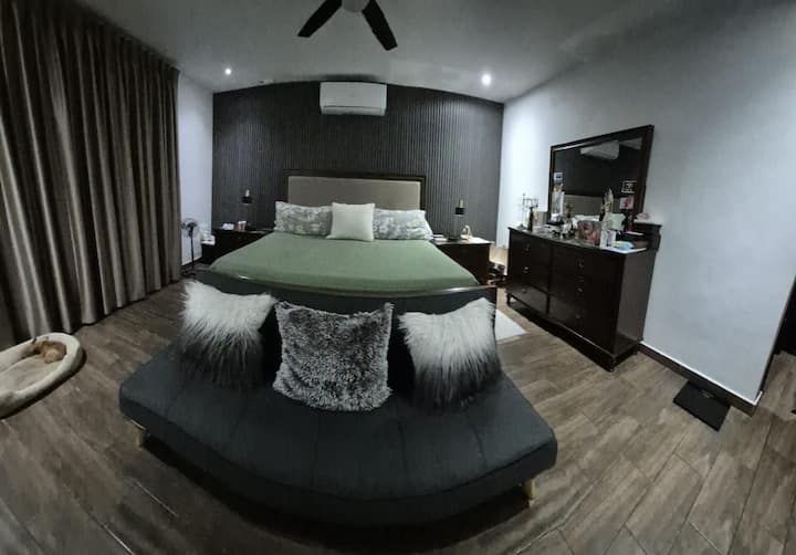 Modern Luxury Home In Exclusive El Barrial - Honduras