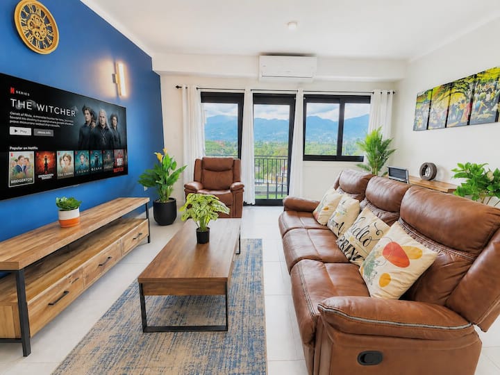 Ultimate New Kingston Apt W/ Amazing Mountain View - Kingston