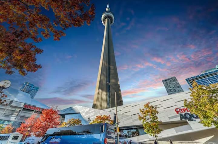 Panoramic Lakeview High-rise Condo(5 Beds+parking) - Toronto, ON