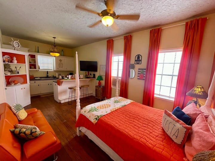 2102 C2 Pineapple By The Sea - Galveston, TX