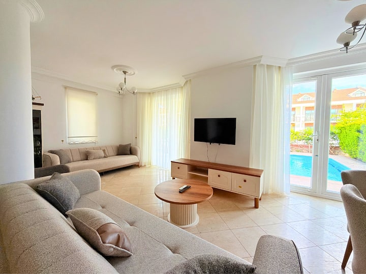 Coral 3 5+1 öZel Havuzlu Denize Sıfır Lüks Villa - Ovacık