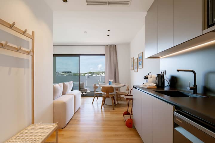 Can Milà / Signature Ap., Pool View, Dbl Bed (301) - Sitges