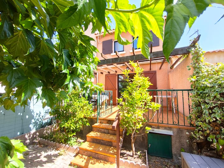 Les Goelands : Parking, Terrasse, Grau D'agde - Agde