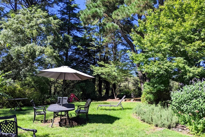 Blue Mountains Garden Retreat With Tennis Court - Wentworth Falls